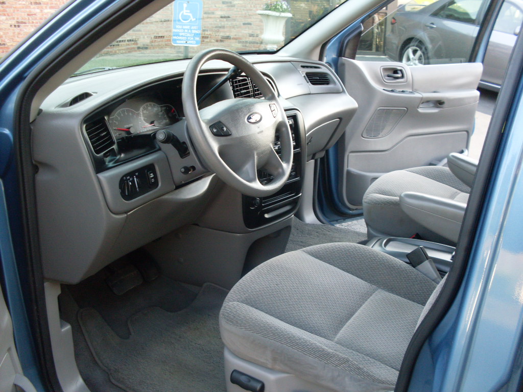 Ride Auto: 2002 Ford Windstar LX