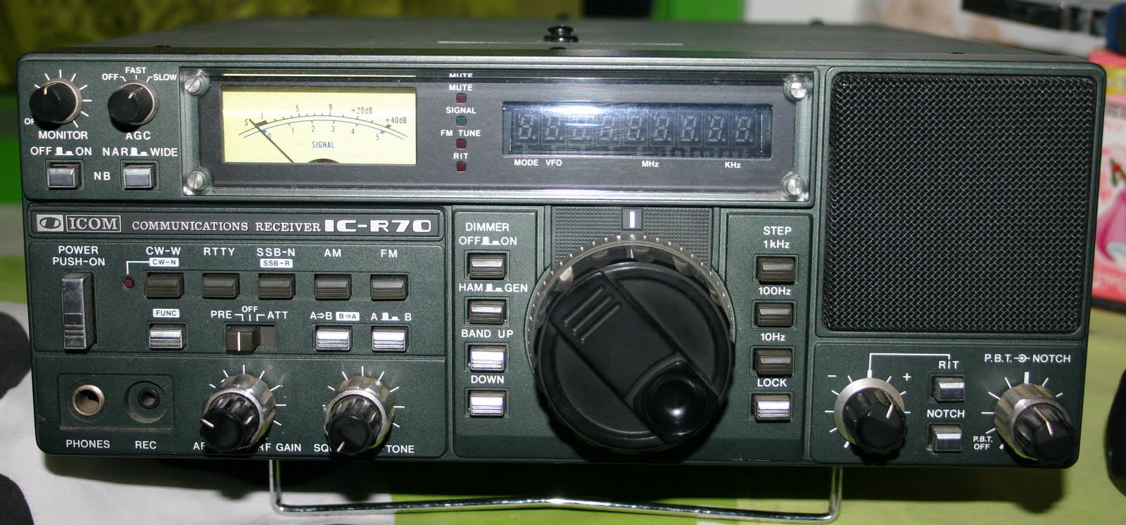 RADIO SELLER: Communication Receiver ICOM IC-R70 ( Sold )