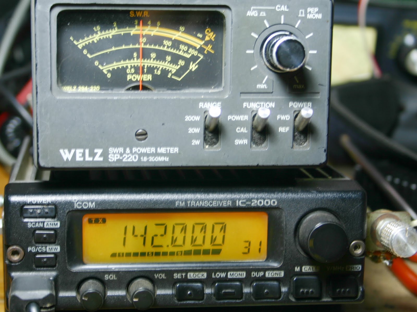 RADIO SELLER: Icom IC-2000 ( Sold )