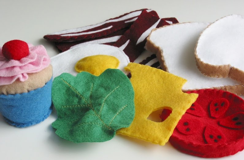 Niesz Vintage Home...and fabric: Having Fun with Felt Food