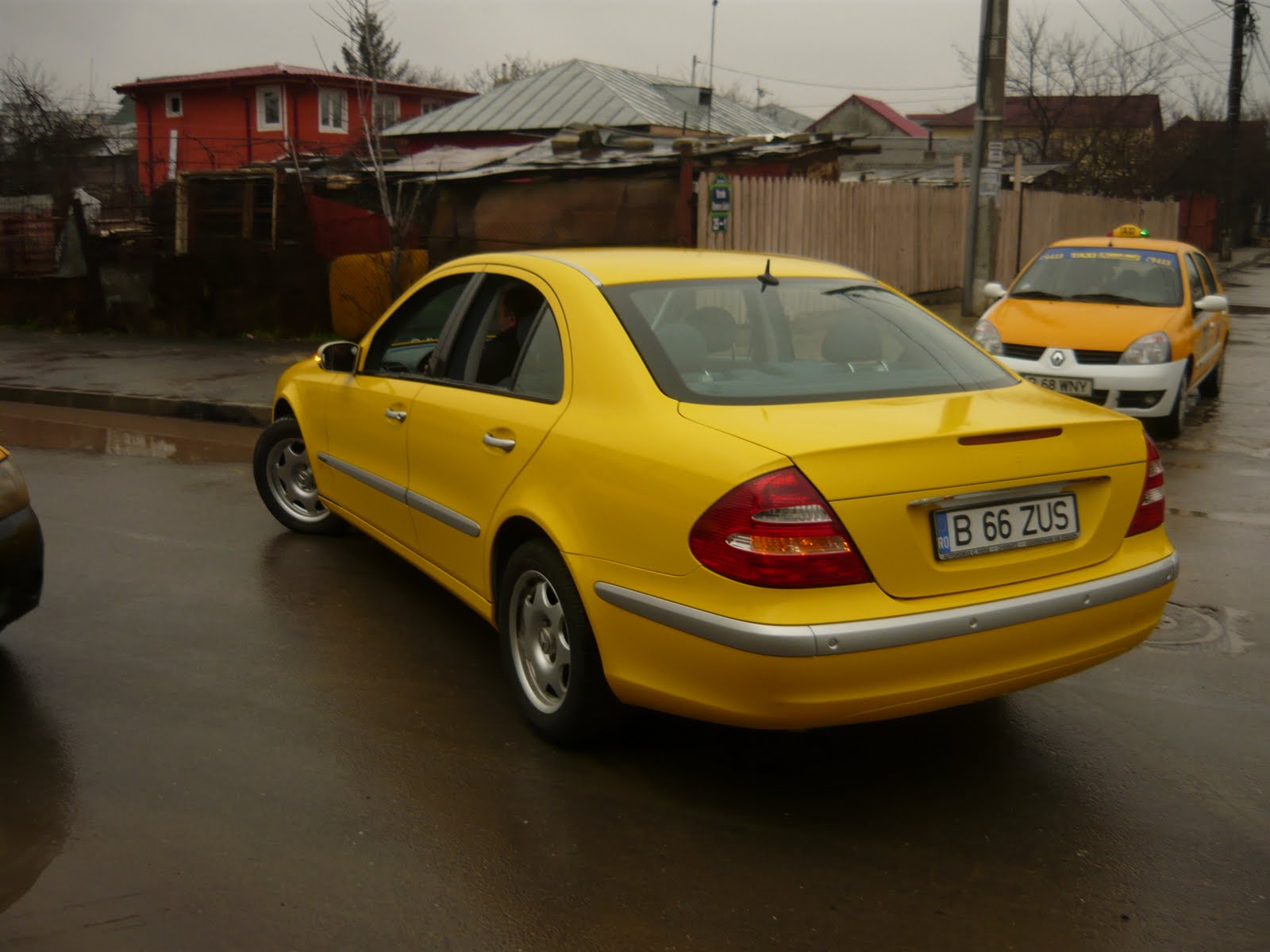 Colantari Auto: TAXI AUTOCOLANT GALBEN