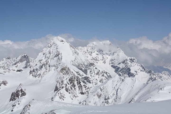 kalnai kalnai: April 2010