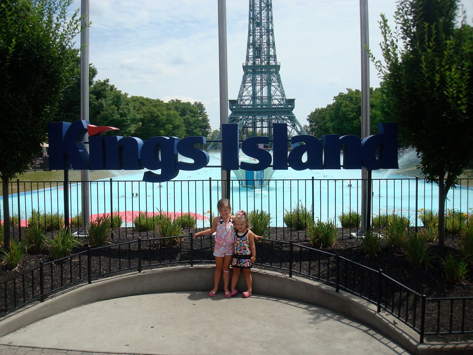 Precious girls: Kings Island!