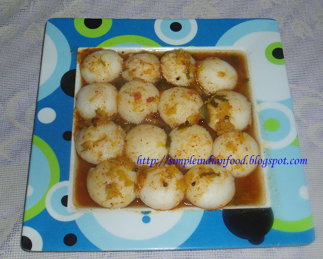 Simple Indian Food- An Easy Cooking Blog: Mini Idli with sambar