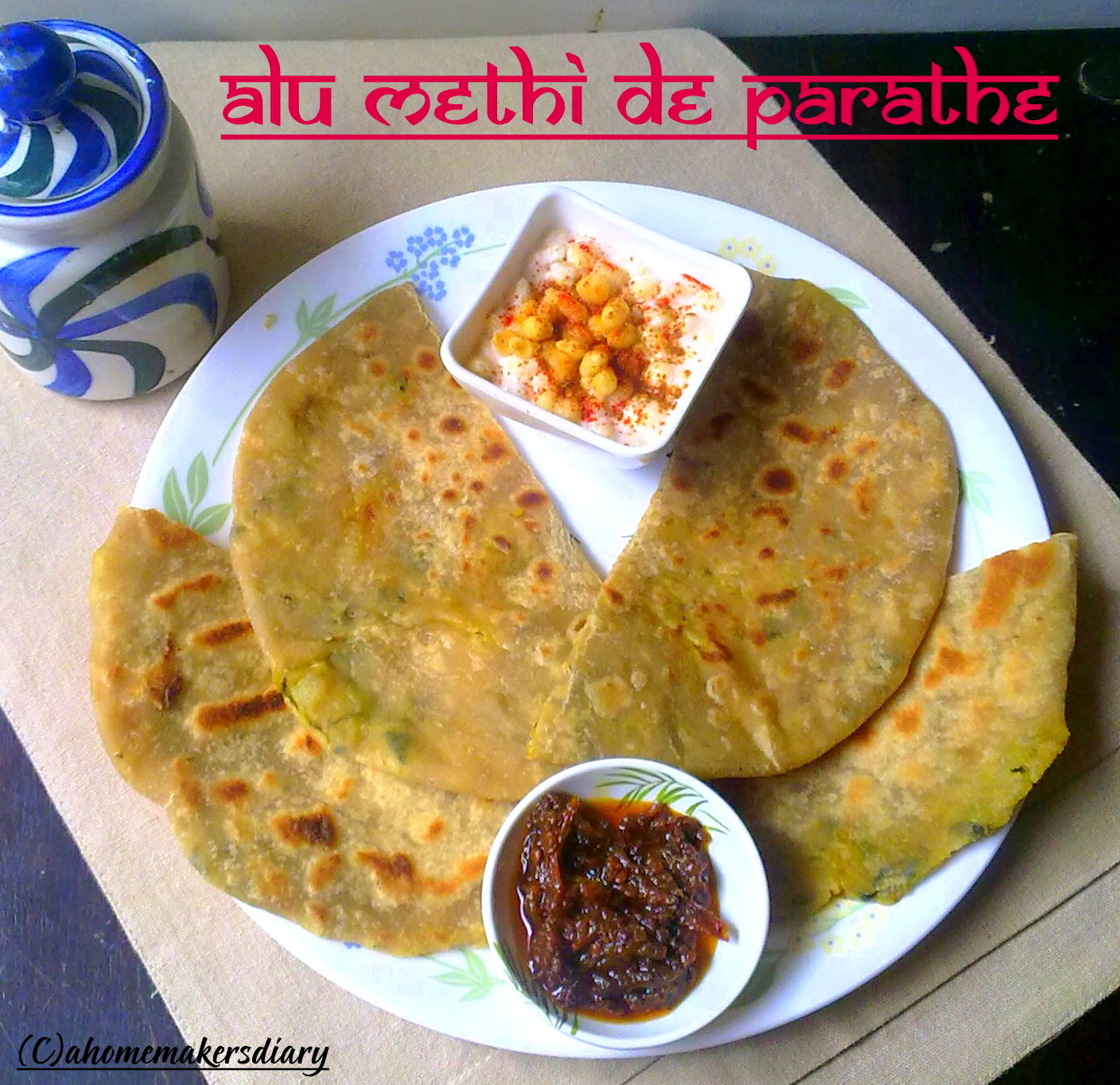 Alu Methi de Parathe (Spicy Fenugreek Leaves and Potato Stuffed Indian ...