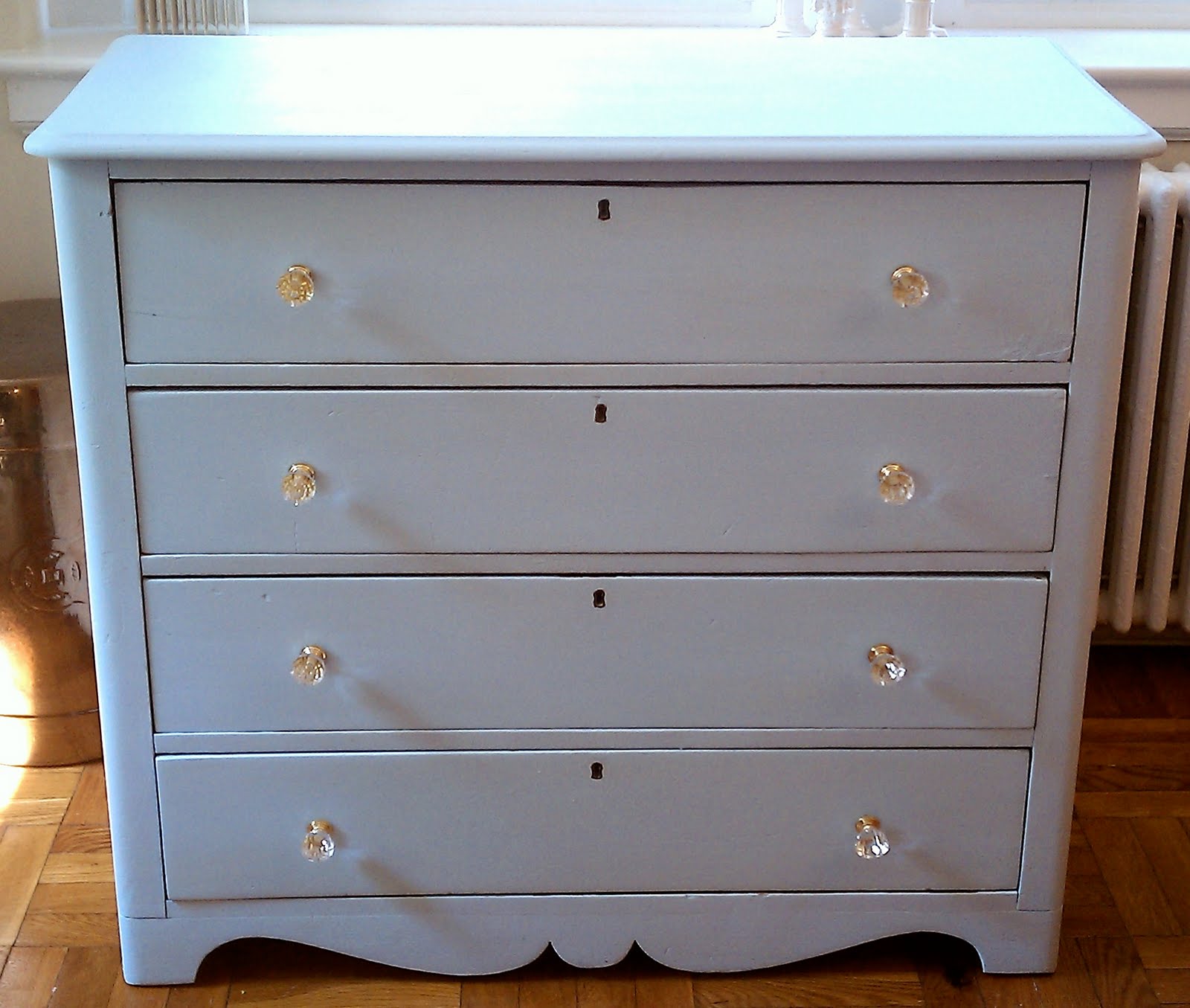 ReFurnishtique: Adorable Skeleton-Keyhole Dresser