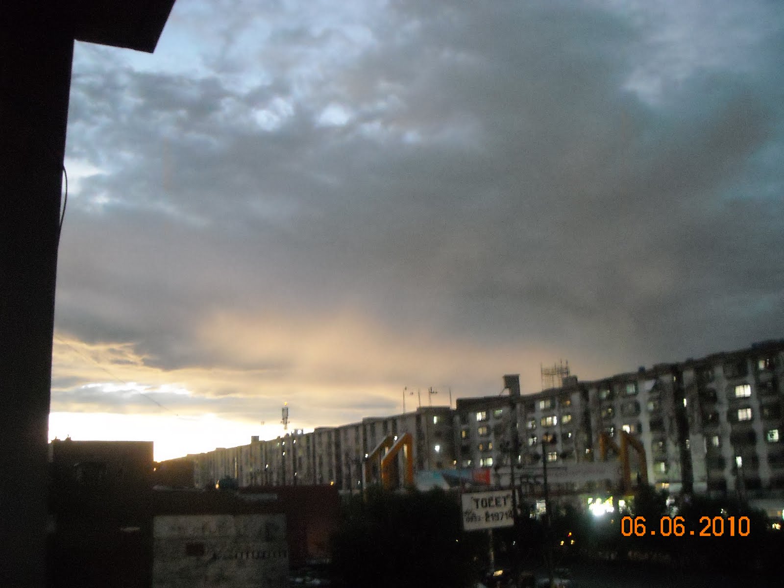 My Beautiful Picutre Album: Sunset after Cyclone Phet