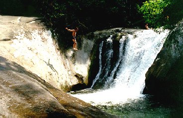 Sana: Cachoeiras do Rio Sana