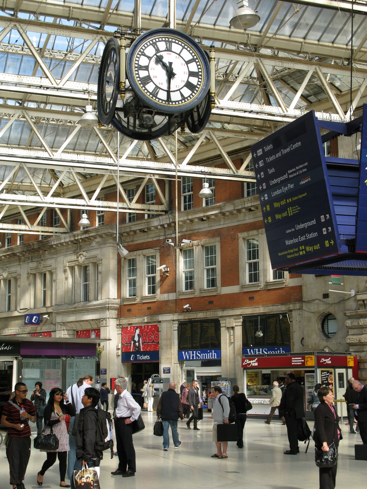 10:30 CLUB: Waterloo Station Clock - London