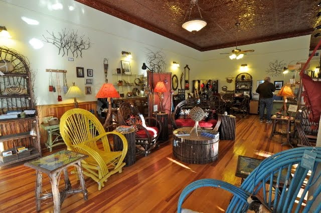 The Bent Tree Gallery: June 2010