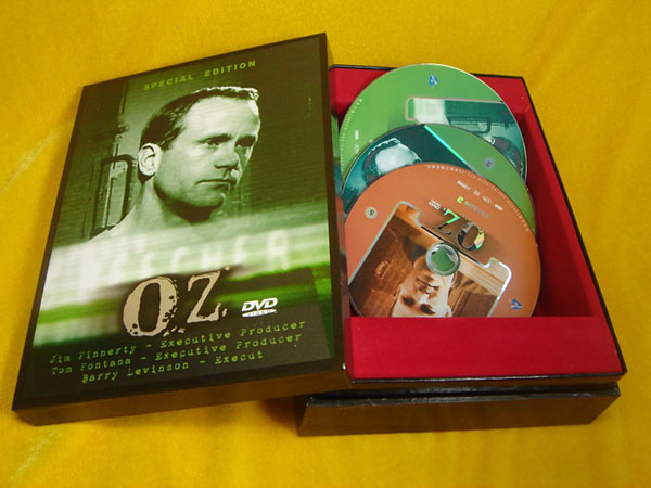 Dvd Online: OZ: Season 1-6 (21 DVD Box Set)