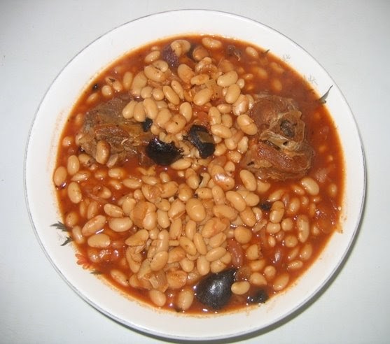 The Iraqi Family Cookbook: Lamb Shank with White Beans Stew-Fasulia Beitha