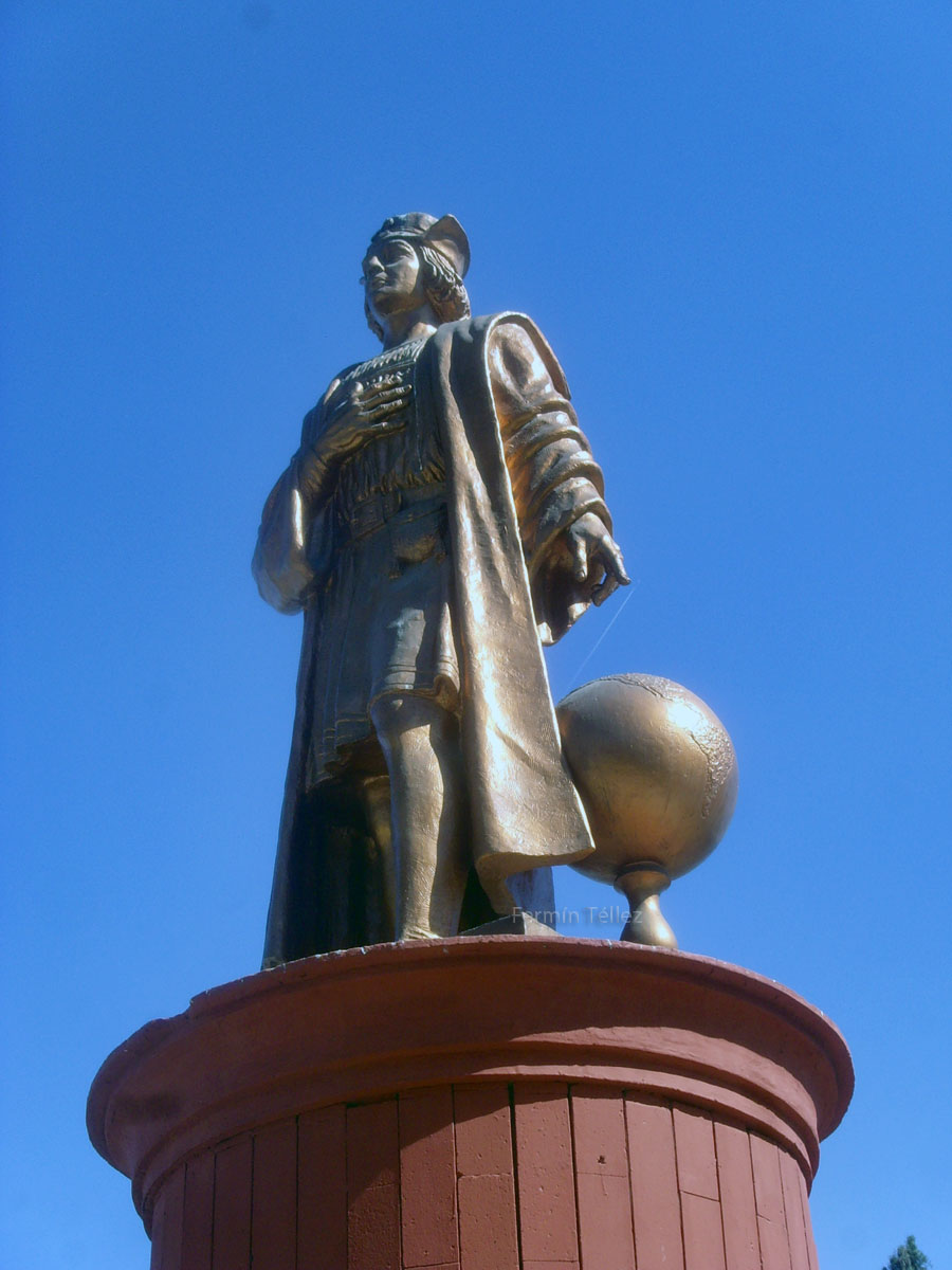 Monterrey, México: Estatua de Cristóbal Colón