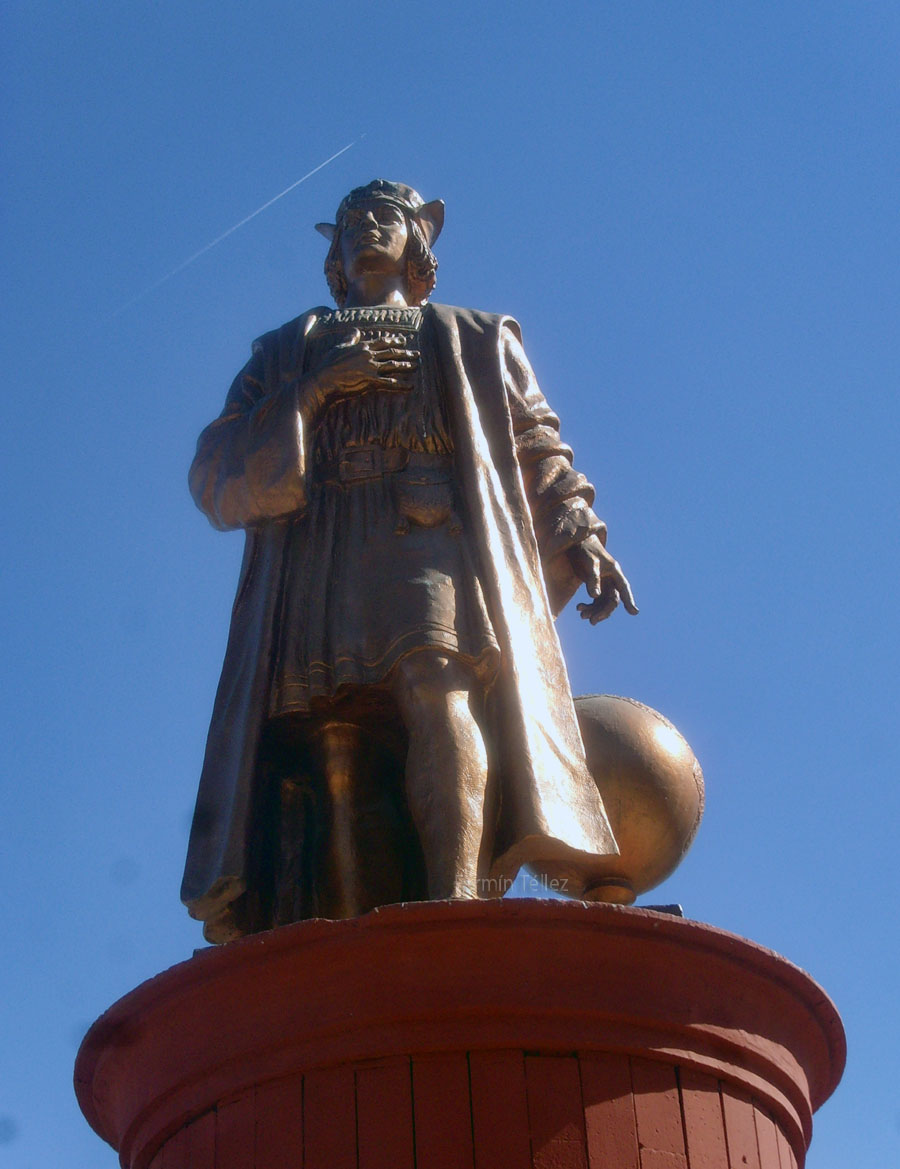 Monterrey, México: Estatua de Cristóbal Colón