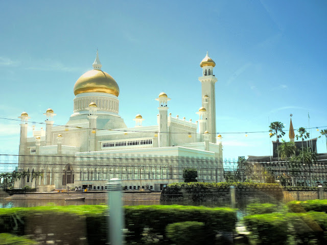 Sweet Memories: Sultan Omar Ali Saifuddien Mosque