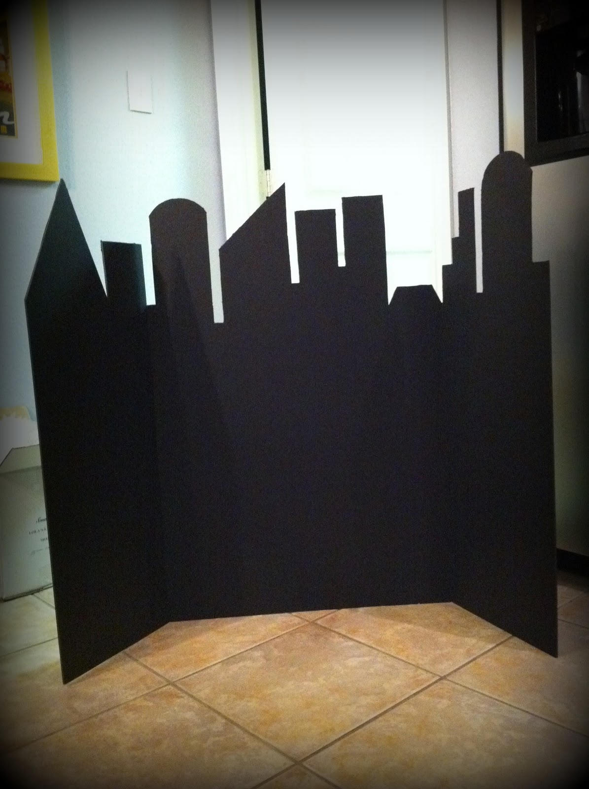 DIY City Skyline for Super Heroes Party. - Oh My Fiesta! in english