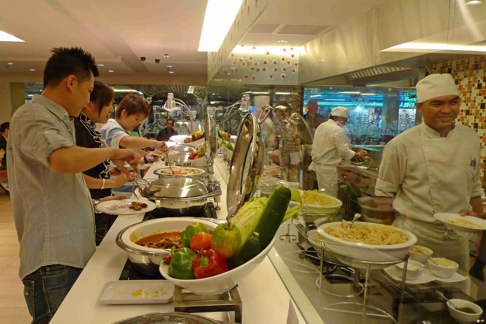 Eating in Kuching - Dinner at the Orchid Garden Coffeehouse