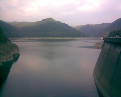 fascinanta romanie: Barajul Vidraru