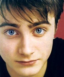 Ator de Harry Potter aparece em revista da Demelza House - Ordem da ...