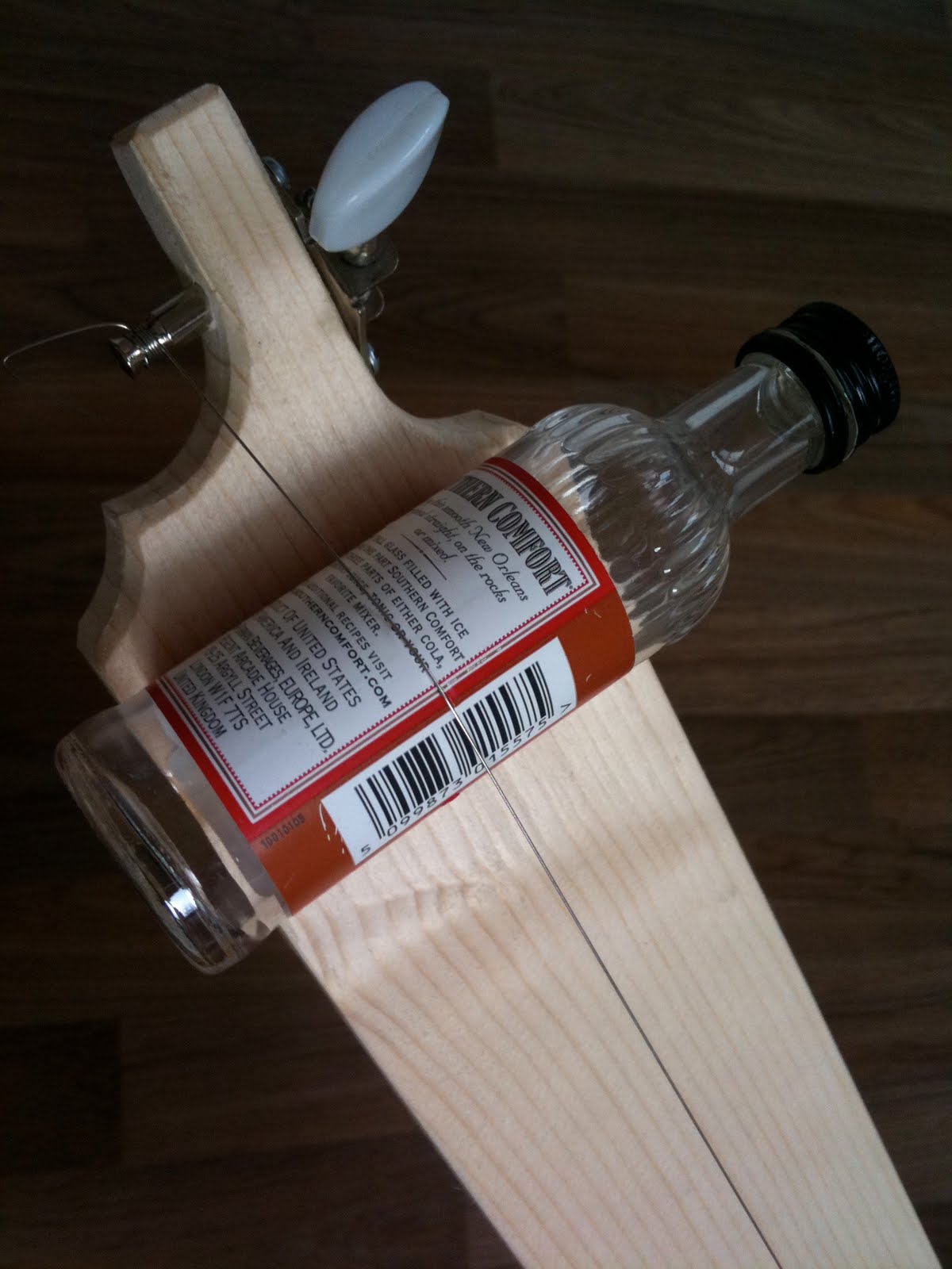 Black Chisel: One string instruments