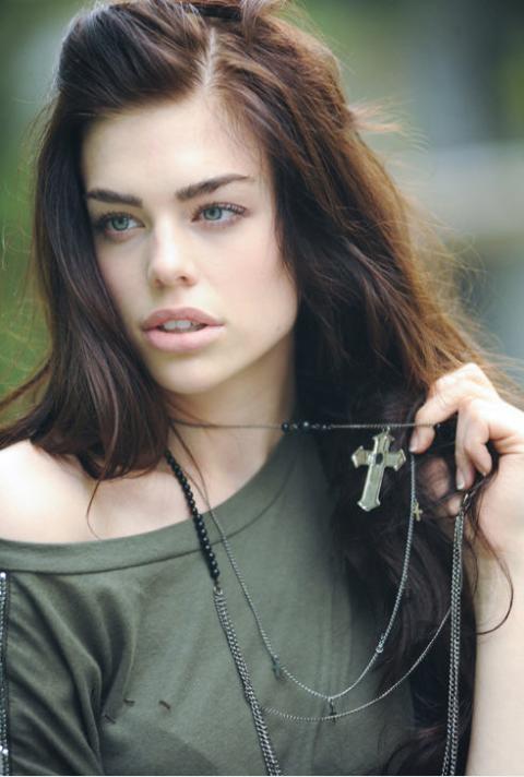 Missy: Raina Hein from America's Next Top Model :)