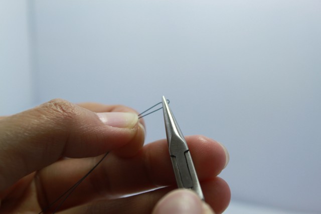 Irish Beading: Basic Technique: How to use Clamshell and Crimp Bead