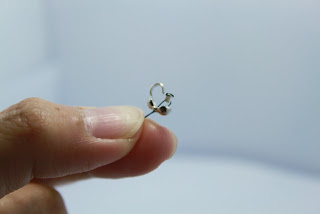 Irish Beading: Basic Technique: How to use Clamshell and Crimp Bead