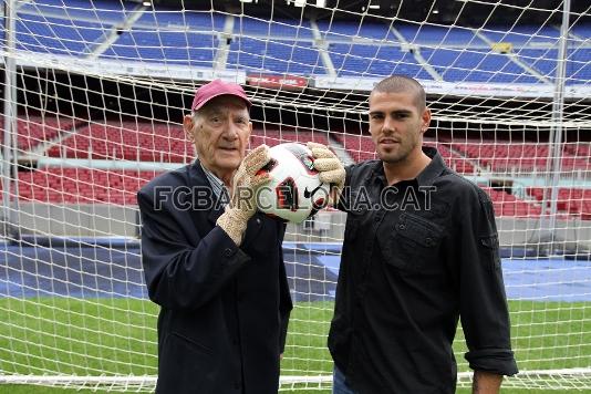 Emocionálna pocta pre dve legendy | ForcaBarca.sk, informačný servis FC ...