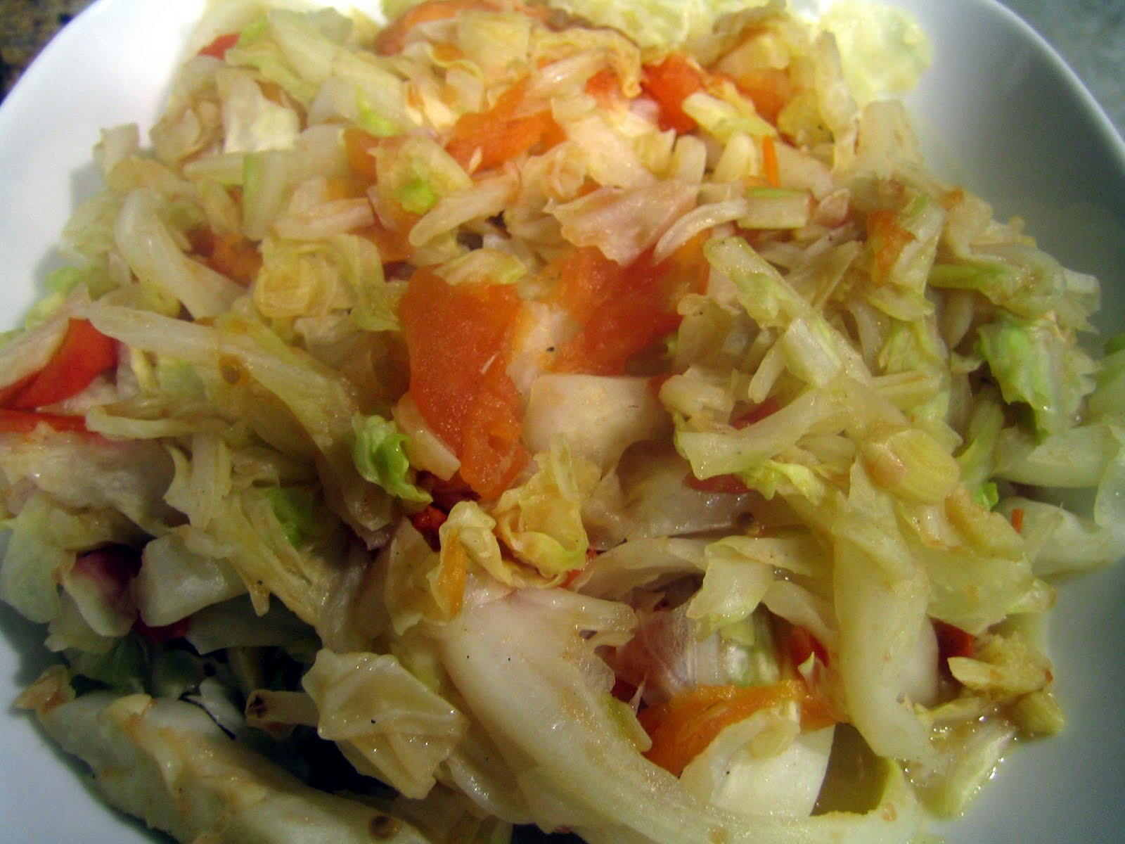 gaga in the kitchen: Cabbage and Tomato Stir Fry
