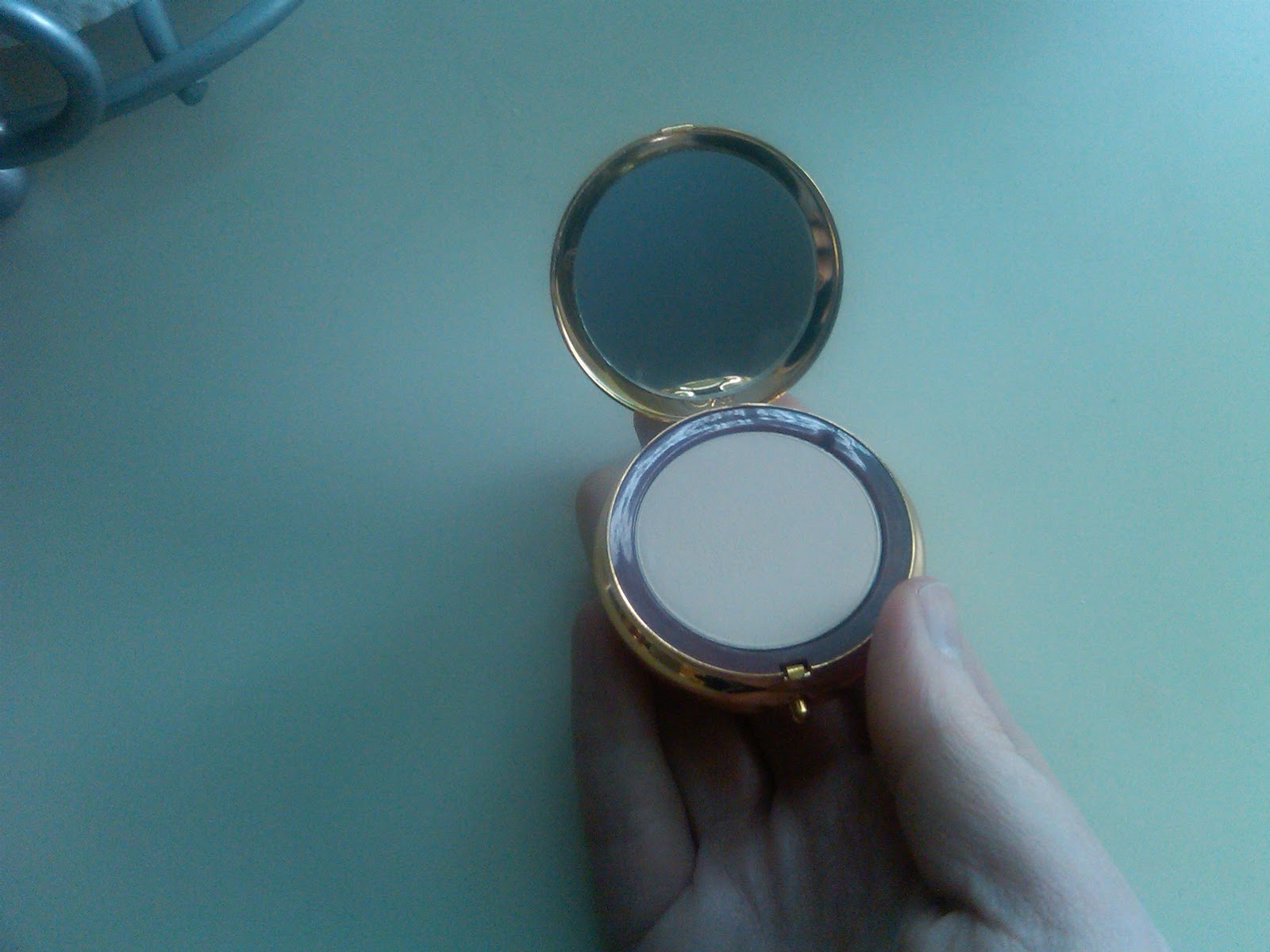The DC Metro Retro: Review of Besame Cosmetic's Signature Compact
