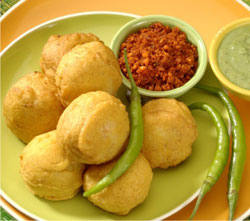 Quick Best Easy Indian Recipies: Aloo Wada, Pav Wada, Batata Wada ...