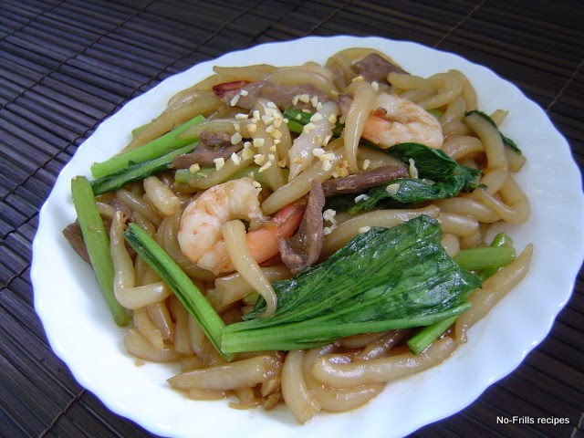 Fried 'Loh Shee Fun' ~ Rice noodles