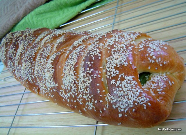 Sesame Pandan Braid