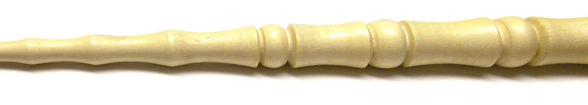 Muggle Wandmaker: Holly Wizard Wand - Phoenix Feather Is Up To You