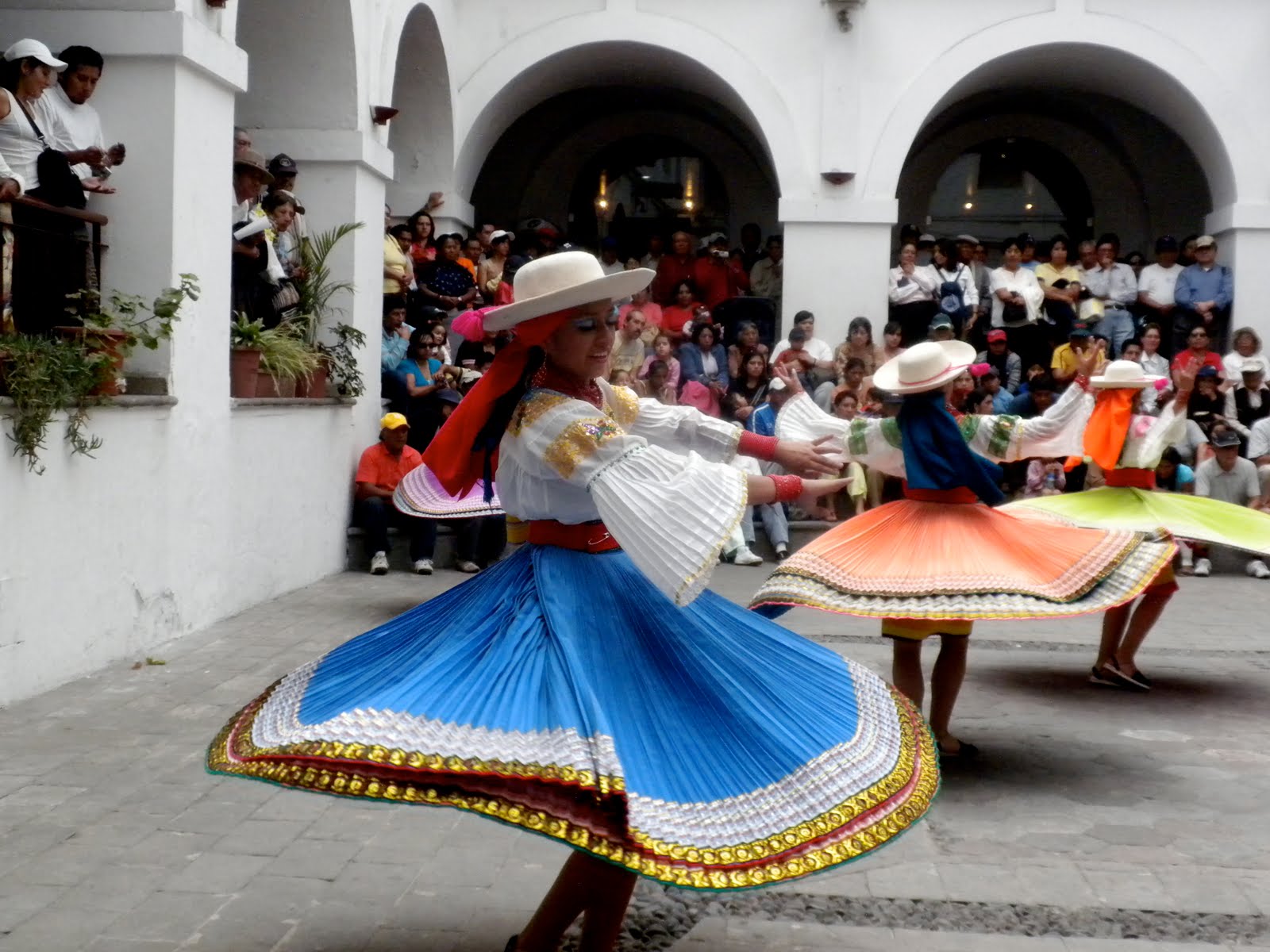 Moving to Ecuador: Semana Santa