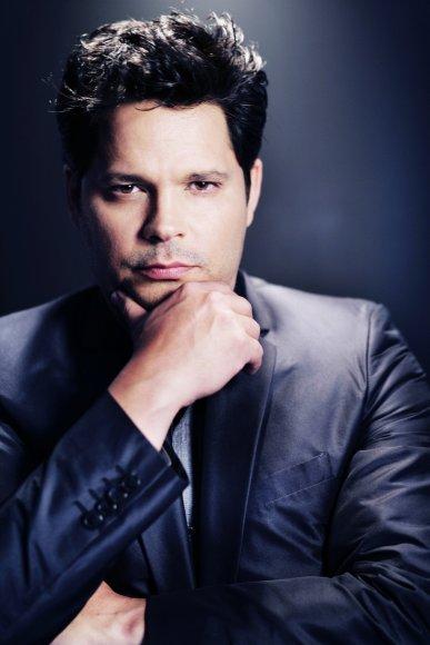 CANTANTES FOTOS VIDEOS LETRAS DE CANCIONES : FOTOS DE REY RUIZ