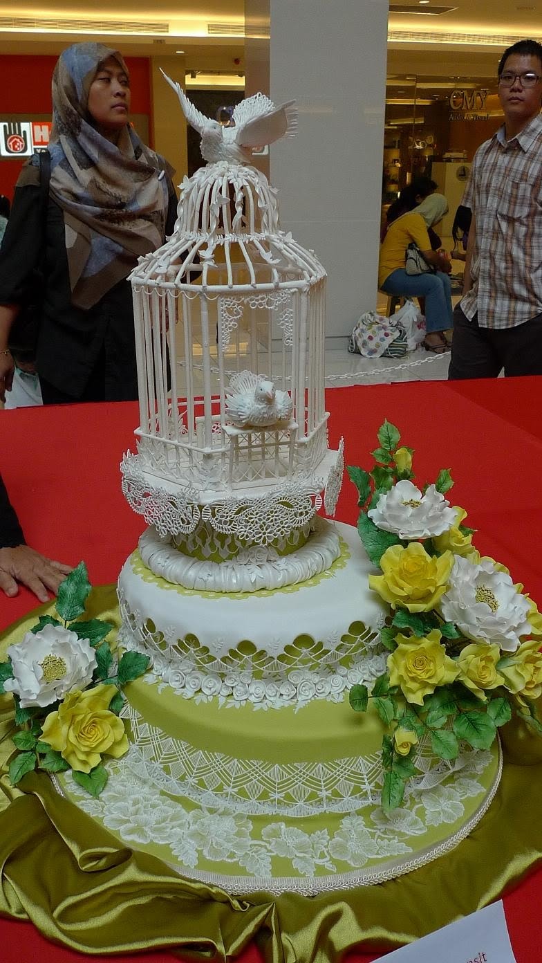 Cake Expressions & Sugarcraft: First Prize Winner ICCA CAKE COMPETITION ...