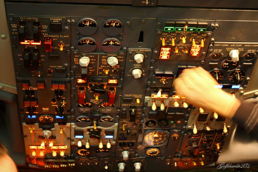 Live from the Flight Deck: MCC Boeing 737-200, Phase 1