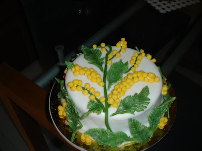 La cucina piccoLINA: Torta con ramo di mimosa