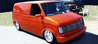 Funny Car Sport: Chevrolet Astro Cargo Van holds three doors