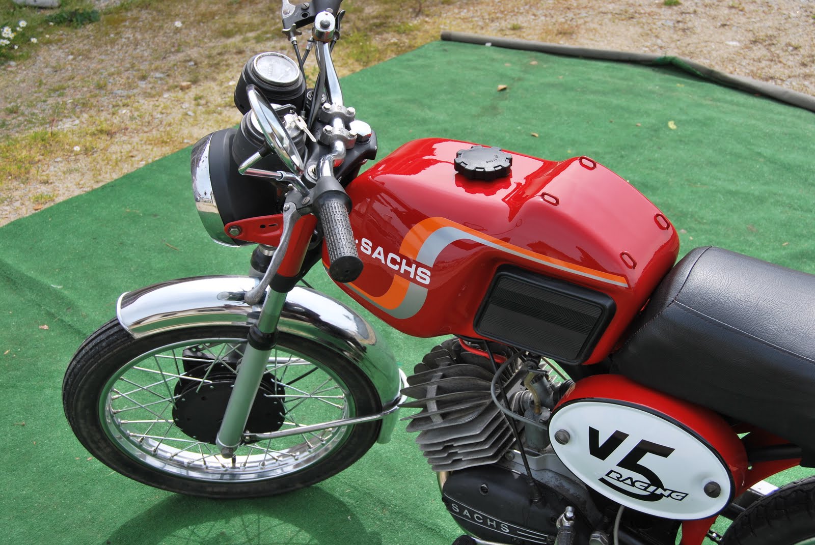 Os Motoretas: Sachs V5