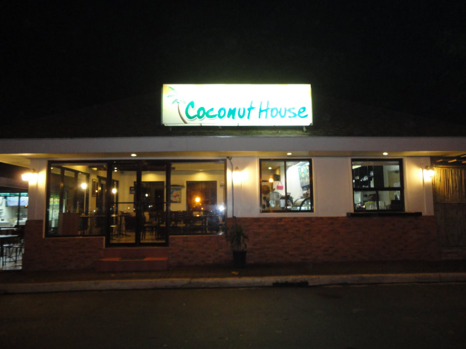 Coconut House: Description