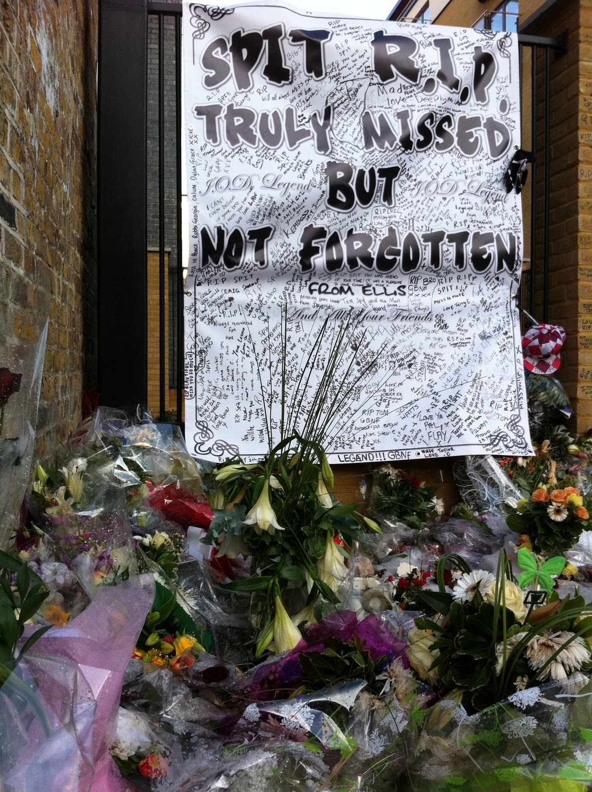 ALL IN A DAY'S WORK: Tom Spiteri tributes