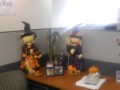 life begins.....: Halloween "Desk" Decorating Contest!