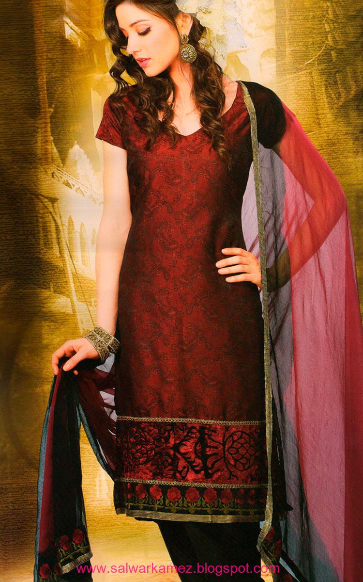 Salwar Kameez: Pakistani Models Wearing Latest Salwar Kameez Desings