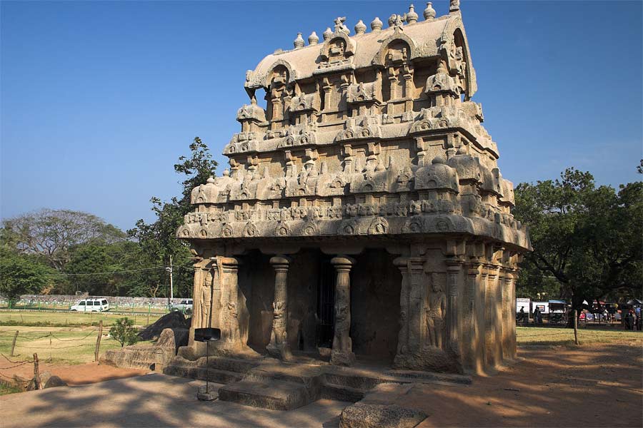 TEMPLE ARCHITECHTURE: MAHABALIPURAM TEMPLE.