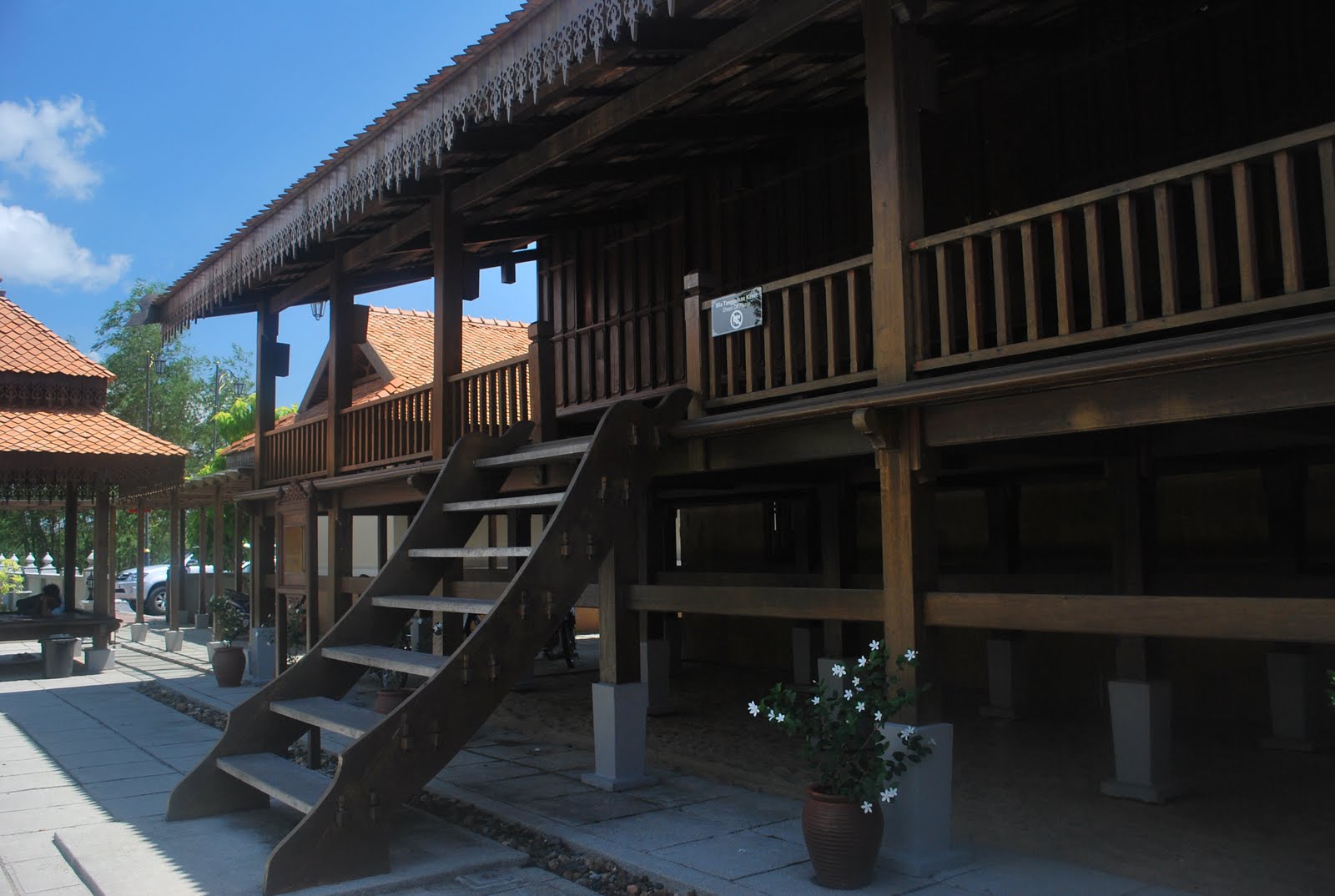 Terengganu's Touristic Appeal: Desa Ukiran Kayu: A Wood Carving ...