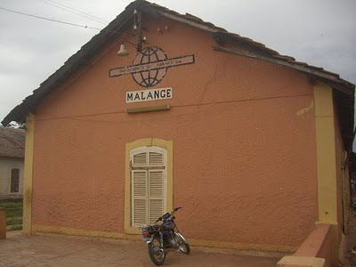 ONDJIRA SUL: Poesia de Namibiano Ferreira e Cultura Angolana.: MALANJE ...