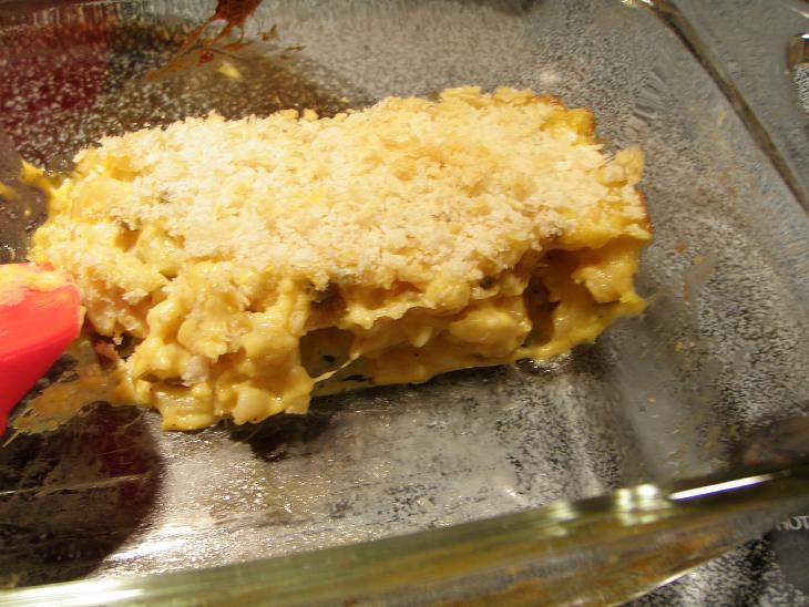 The Many Adventures of Tavolini: Mac and cheese, peanut butter cookies ...