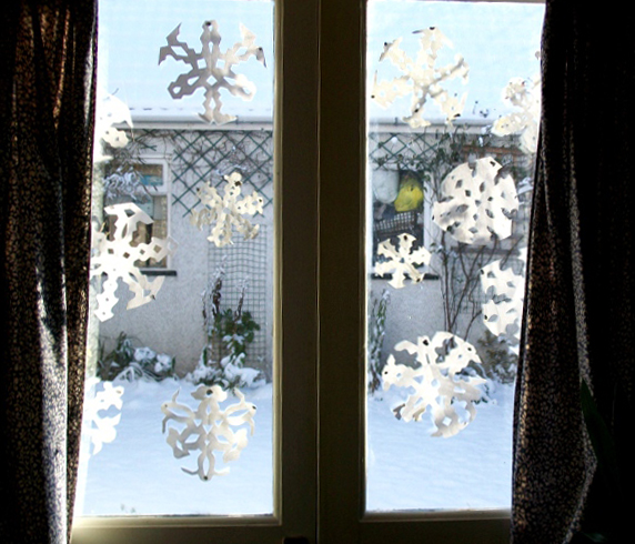 Judy Adamson's Art & Design Blog: How to make paper snowflakes!